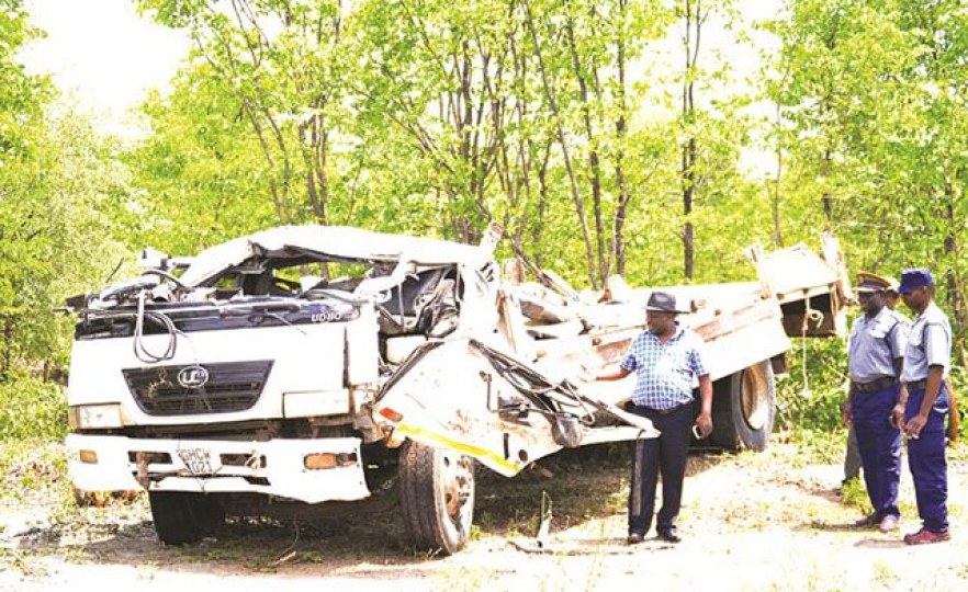 Zimbabwe: 21 Dead As Govt Truck Overturns - allAfrica.com
